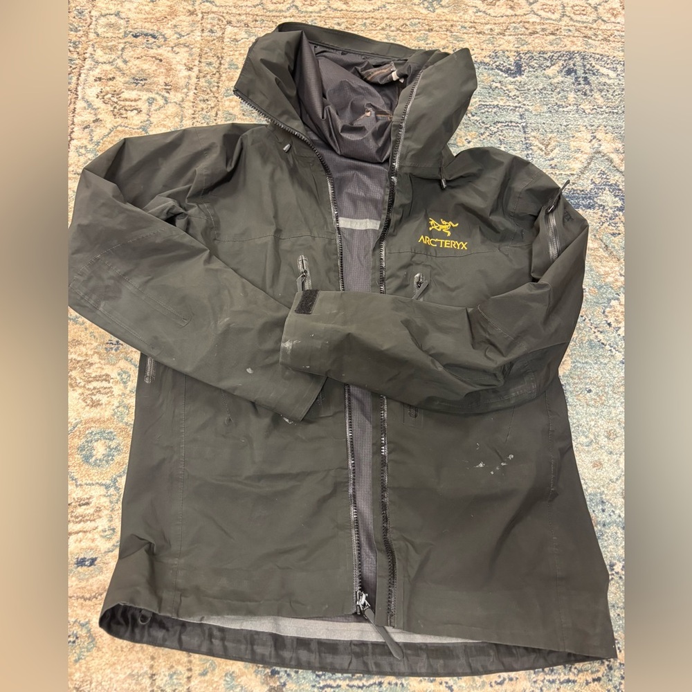 Arc'teryx Black Hooded Shell Jacket - Gem